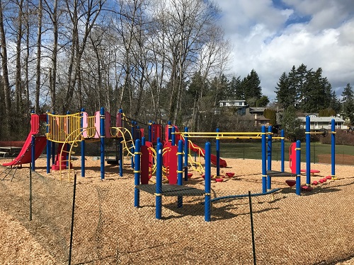 View Royal - New Playground Areas Now Open at View Royal Park