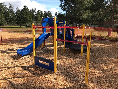 View Royal - New Playground Areas Now Open at View Royal Park